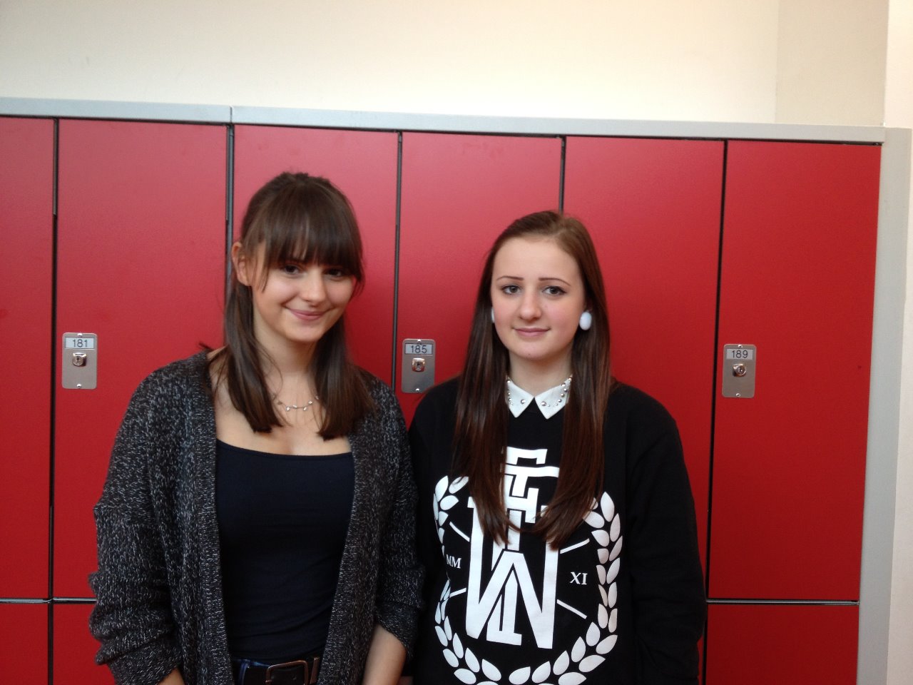 Alexandra Schinnerl und Theresa Seifried 1A :: Schülerzeitung
